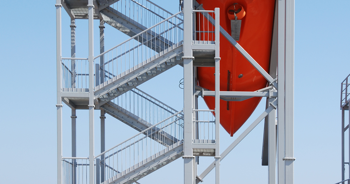 Video | Onshore training | Free-fall lifeboats