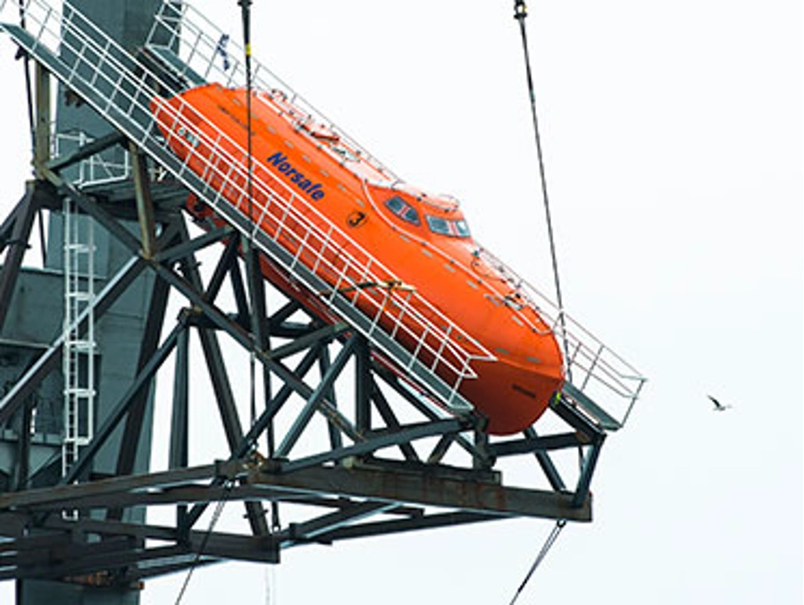 VIKING Norsafe GES-45 free-fall lifeboat - max. 60 persons VIKING Norsafe GES-45 free-fall lifeboat - max. 60 persons